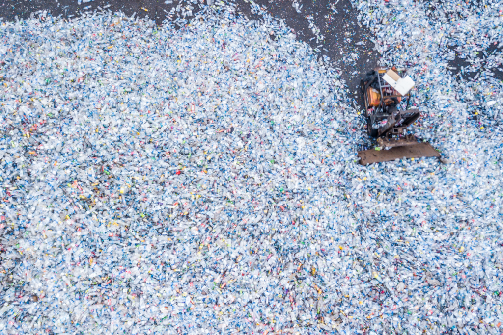 America's waste problem: how to make a change - AptDeco Blog
